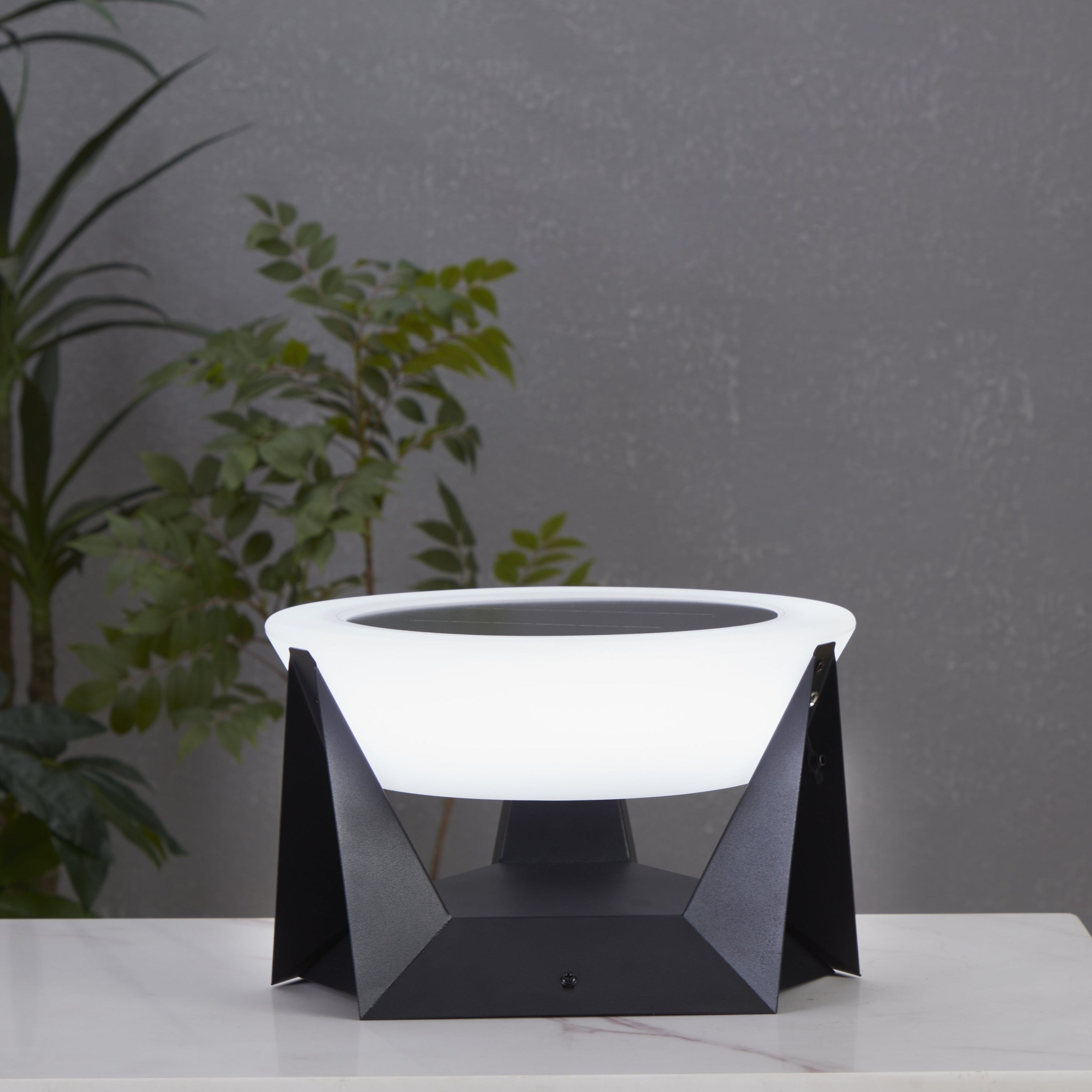 Solar Glow Outdoor Lamp – Ozarké